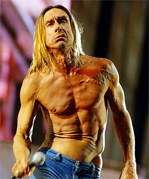 Iggy Pop Cuts Himself
